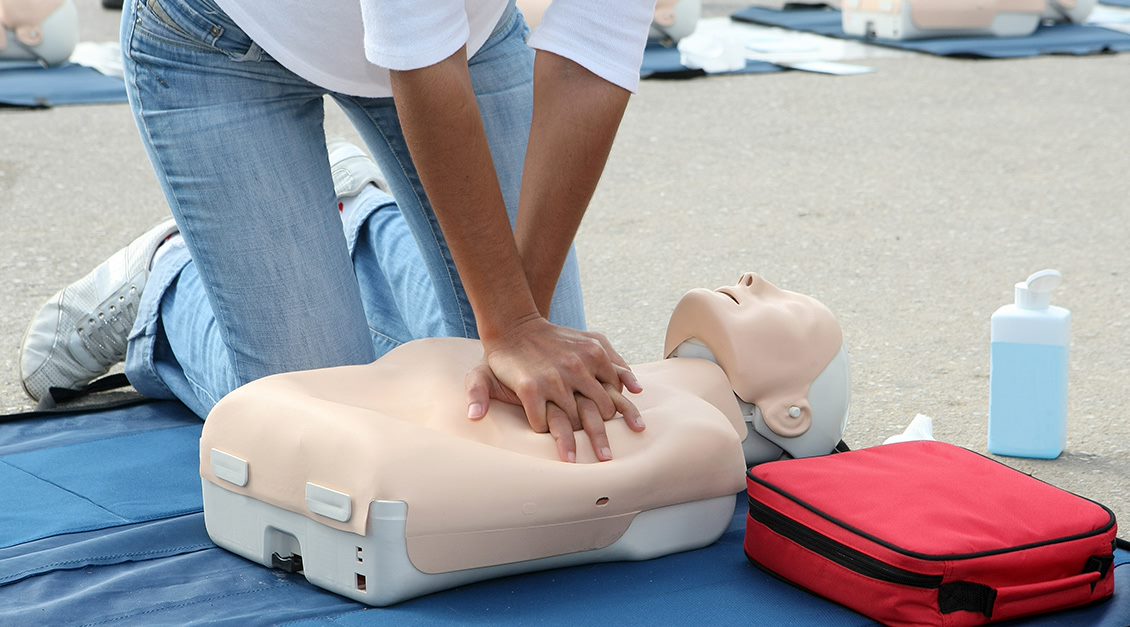 Basic Life Support Training for Healthcare Professionals and Support ...